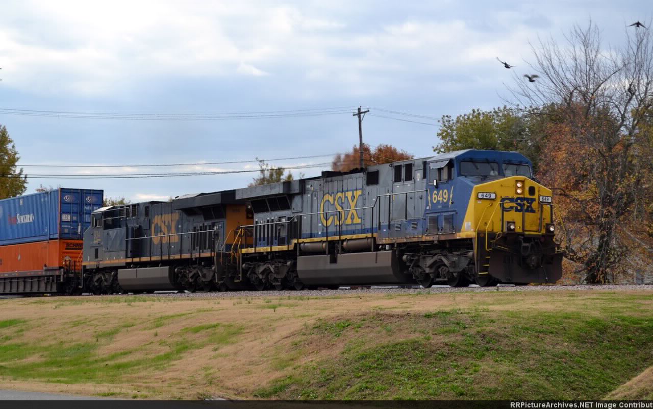 CSX 649 & 934